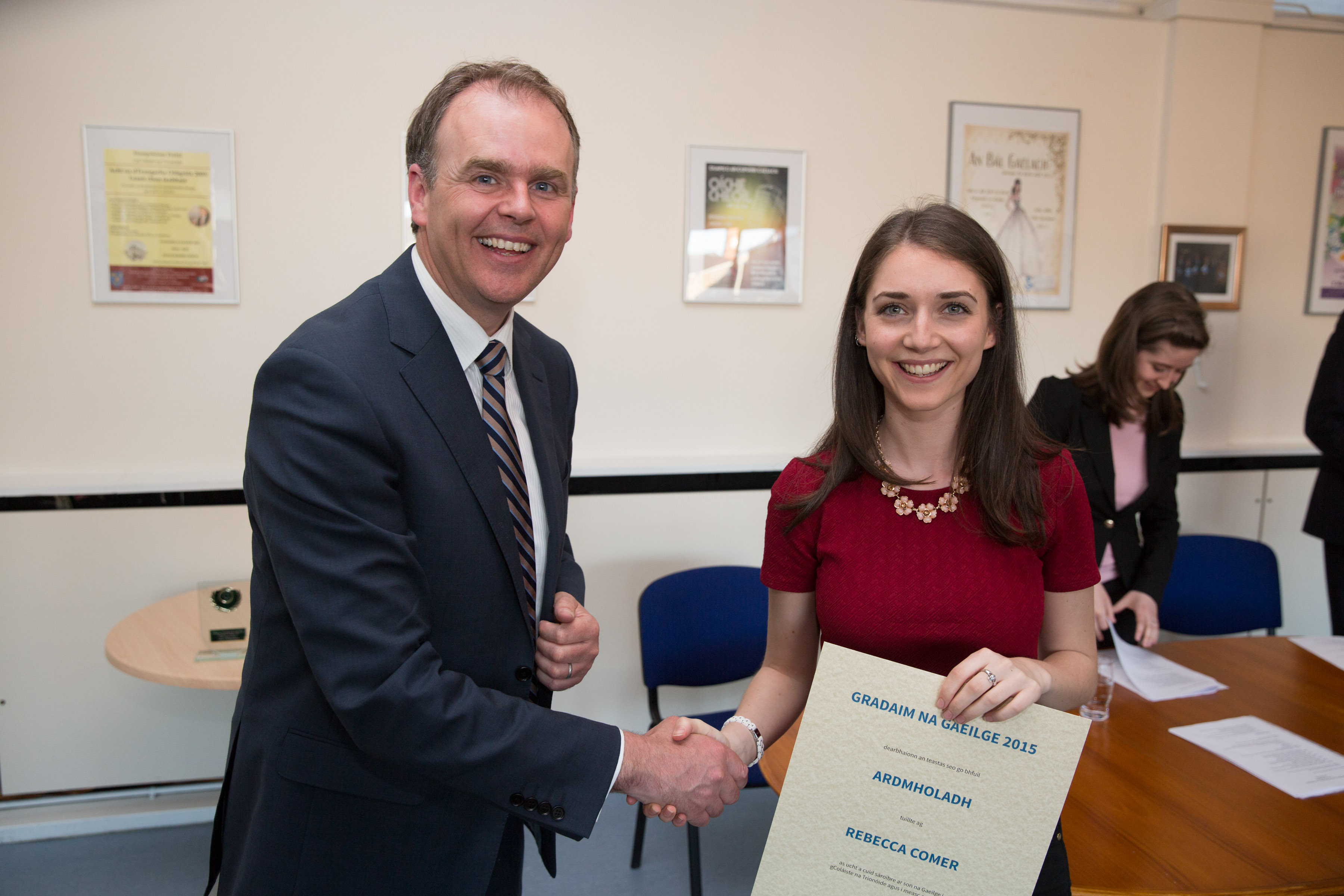 Halla Rebecca An Gradam Ár Múinteoir Olive Lena Beirt... Gaelscoil